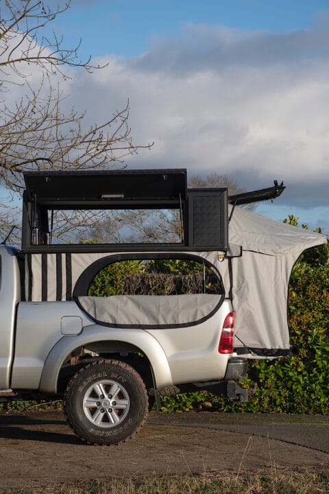 Équipement d'un Weekender Camper Package sur Toyota Hilux Vigo Xtra ...