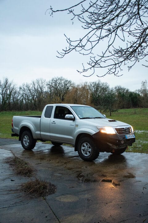 Équipement d'un Weekender Camper Package sur Toyota Hilux Vigo Xtra ...